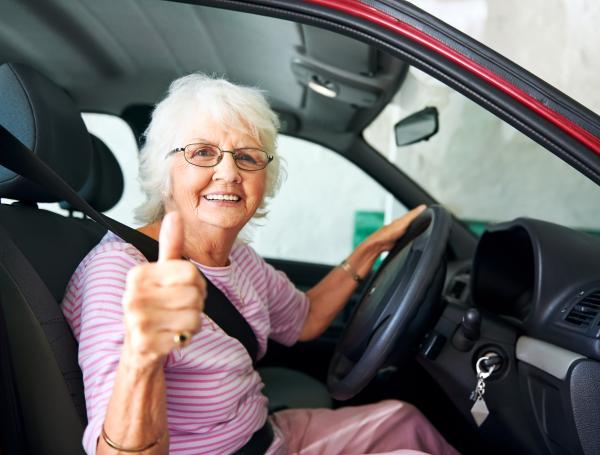 Esta es la edad a la que la mayoría de las personas dejan de manejar ...