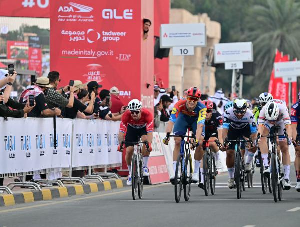 Nairo Quintana y Brandon Rivera superaron un día complejo en la Tirreno ...