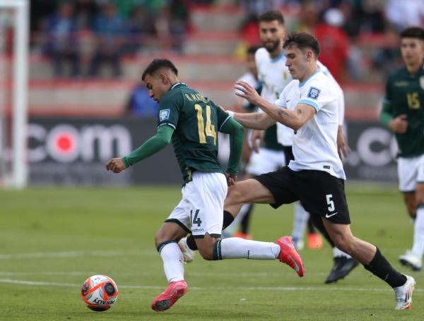 Uruguay aguantó la embestida de Bolivia y logró un empate de oro en El ...