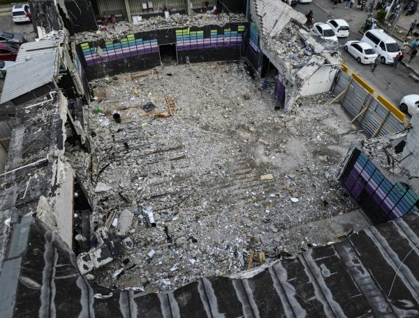 Publican video inédito y exacto cuando se desplomó el techo de discoteca Jet Set en Santo ...