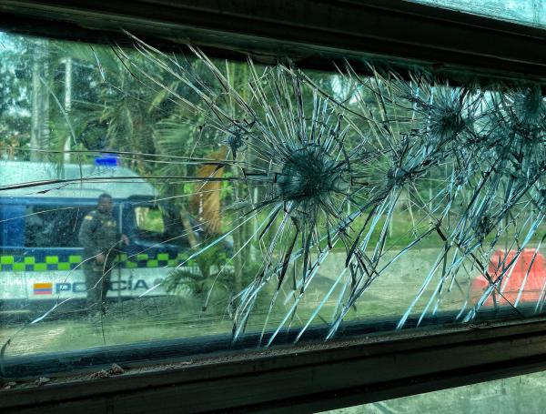 Fotos y video | Así quedó el CAI del barrio El Rodeo, en Jamundí, tras ...