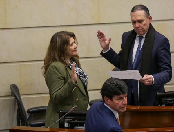 Lorena Ríos y Paola Holguín son las nuevas vicepresidentas del Senado