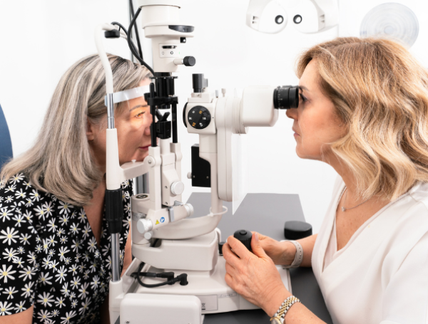 Médico advierte sobre sutil cambio en la visión que alerta sobre el párkinson en etapas tempranas