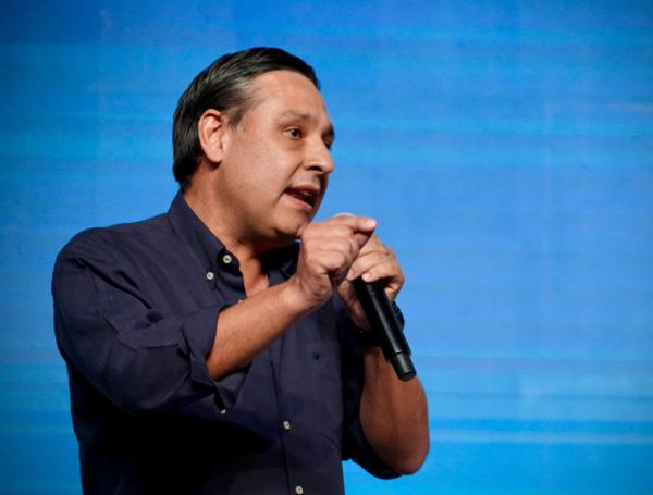 Mauricio Lizcano, candidato presidencial por firmas, recibe coaval de ...