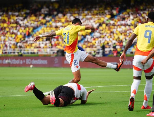 Daniel Muñoz atraviesa duro momento tras ser desafectado de la Selección Colombia: fue visto ...