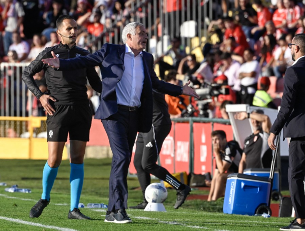 La era de José Mourinho en el Benfica comenzó con el pie derecho ...