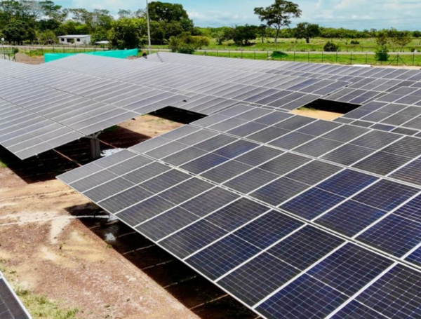 ¿Cuánto cuesta instalar paneles solares en una casa en Colombia y cuál ...