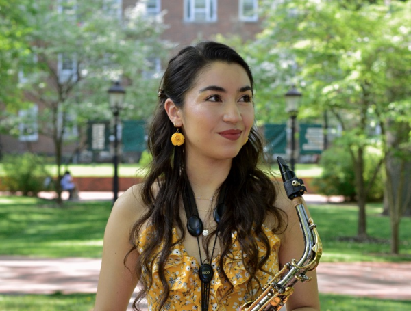 Michelle Camargo lanza Mambos con Swing, un EP que renueva el merengue ...