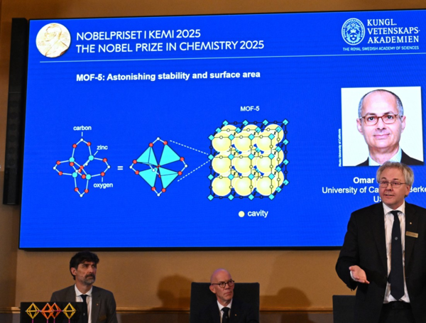 Susumu Kitagawa, Richard Robson y Omar M. Yaghi ganan el Nobel de Química 2025 por ...