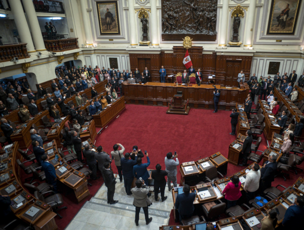 El nuevo presidente de Perú, José Jerí, convoca a las Fuerzas Armadas y ...