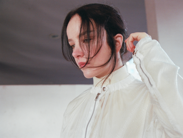 Ela Minus: la artista colombiana que revoluciona la escena de la música ...