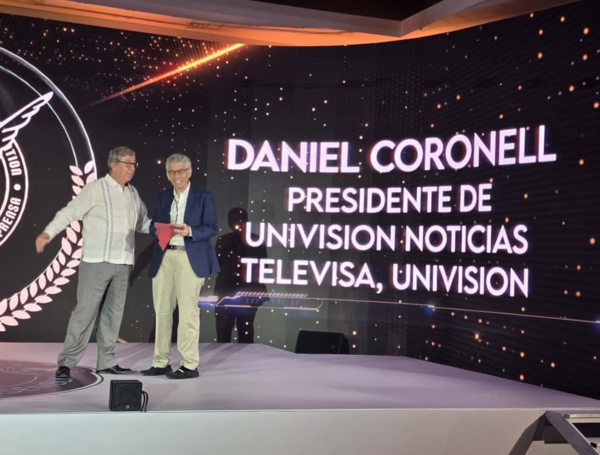Daniel Coronell recibe Premio a la Libertad de Prensa de la SIP 2025
