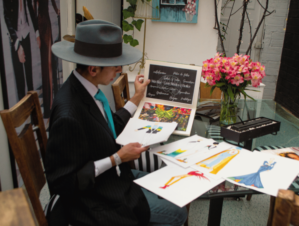 “La moda es un cuento y me encanta”: el diseñador colombiano Sebastián ...