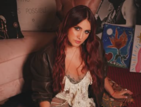 Dulce María, actriz de la telenovela juvenil ‘Rebelde’, confirmó su ...