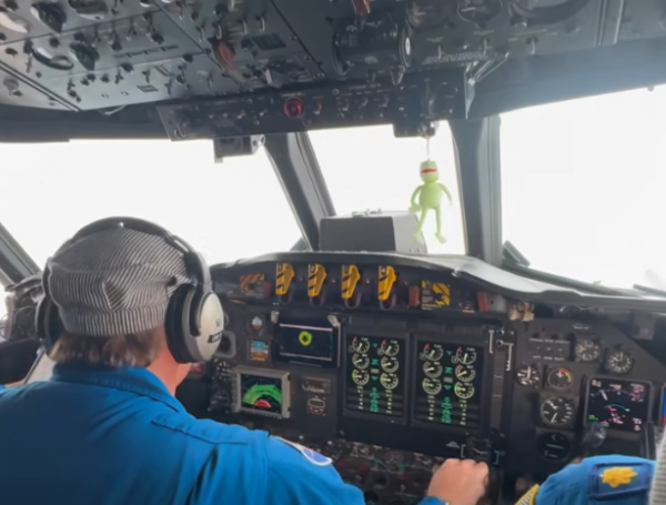 La impactante turbulencia en un avión 'cazador de huracanes' que entró ...