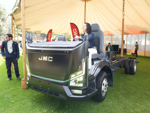 ‘Queremos revolucionar el mercado de vehículos de transporte y pick-up con precios bajos y ...
