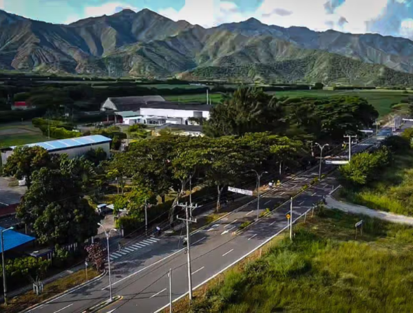 Así es la nueva avenida de acceso al municipio de Roldanillo, en el ...