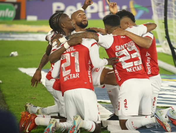 Hugo Rodallega, el ídolo amado de Independiente Santa Fe... (Meluk le ...