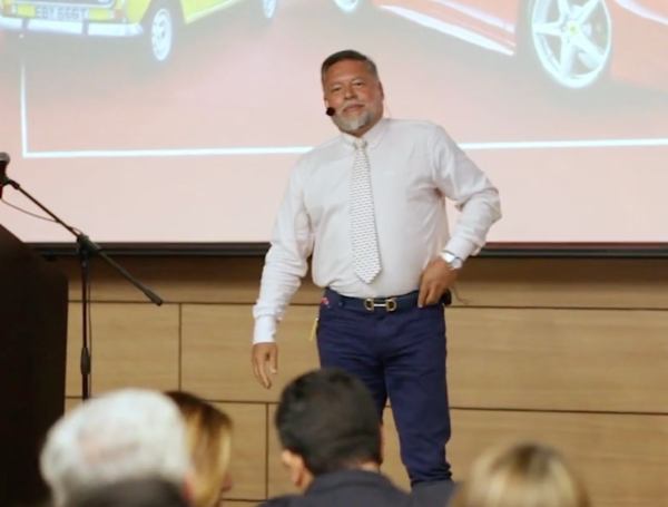 Este es el dueño de lujoso Ferrari que protagonizó grave accidente en ...