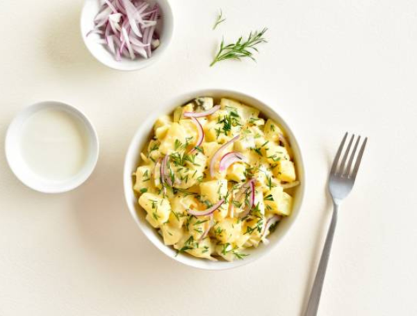 El truco para potenciar el sabor de la ensalada fría de papa y elevarla ...
