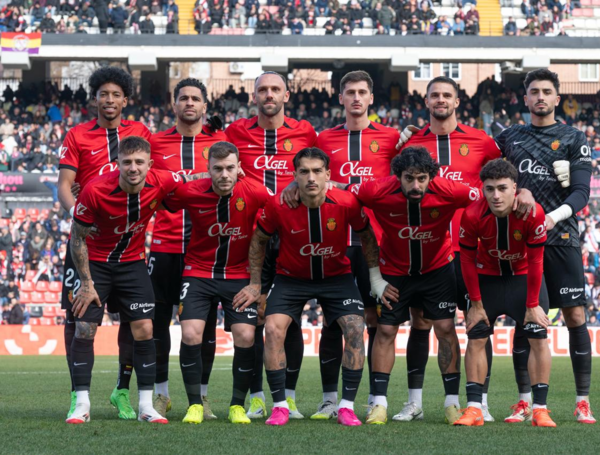 Johan Mojica tuvo tenso cruce con aficionados del Mallorca furiosos por ...