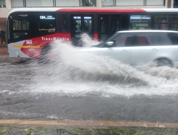 Movilidad en Bogotá hoy, lunes 26 de enero: reportan paso a un carril ...