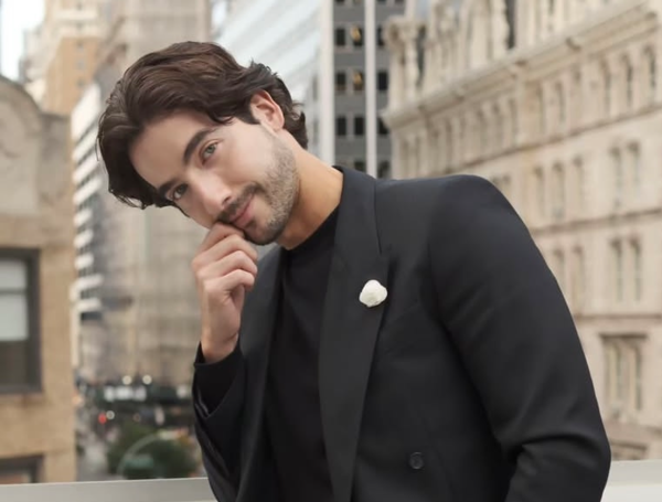 De 'La Reina del Flow' a los negocios: el salto del actor Carlos Torres ...