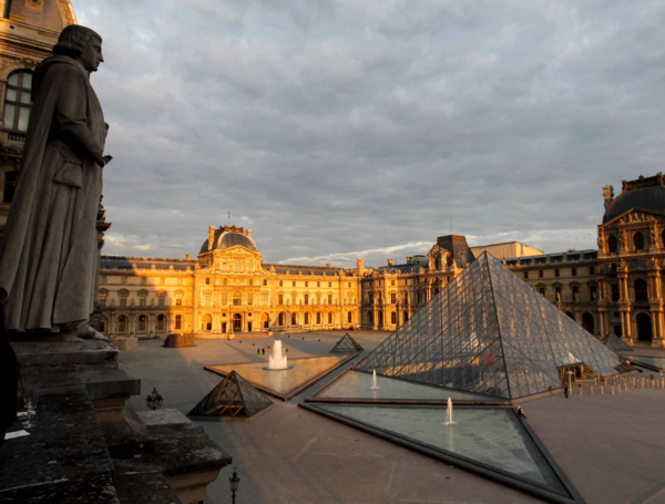 Nuevo escándalo en el Museo del Louvre en Francia: redada policial ...