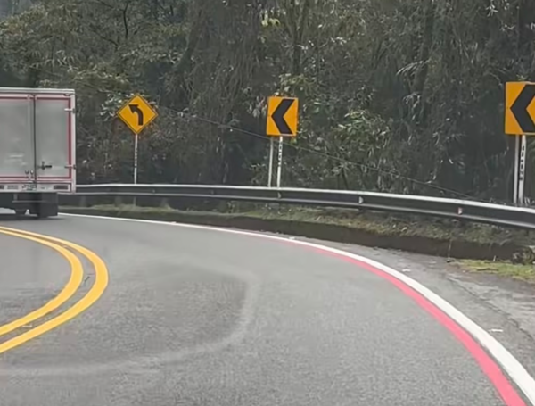 ¿Qué indican en carretera la señal verde con números y la línea roja ...