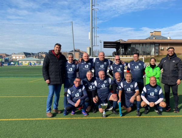 Video | España puso a rodar el 'walking football', una variante de ...