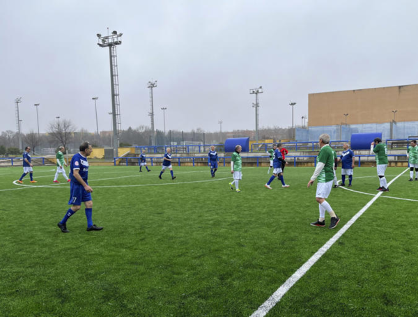 Video | España puso a rodar el 'walking football', una variante de ...