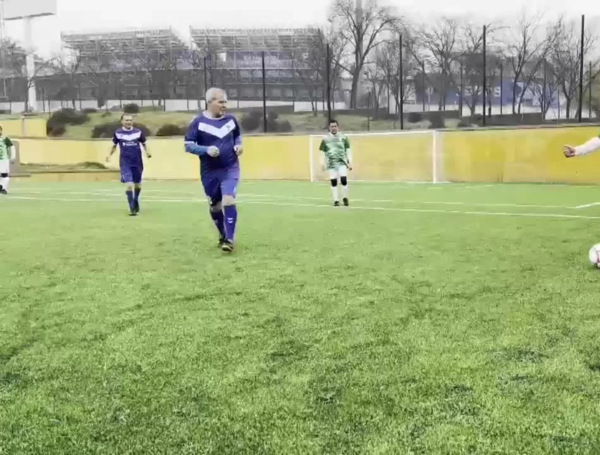Video | España puso a rodar el 'walking football', una variante de ...