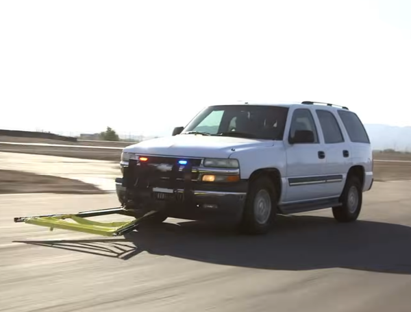 ¿Qué es el 'Grappler Police Bumper'? Este es el dispositivo que permite ...