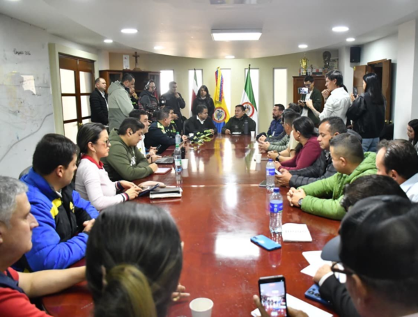 Caos en Tunja por protesta de taxistas: 13 bloqueos paralizaron la ...