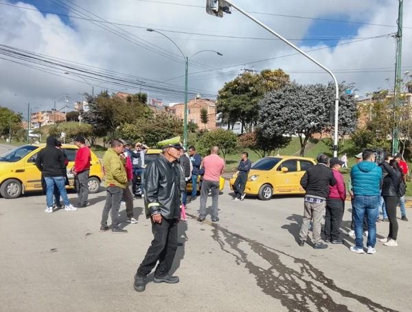 Caos en Tunja por protesta de taxistas: 13 bloqueos paralizaron la ...