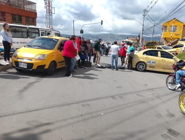 Caos en Tunja por protesta de taxistas: 13 bloqueos paralizaron la ...