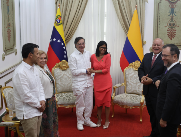 Reunión de Gustavo Petro y Delcy Rodríguez en Venezuela: mandatarios ...