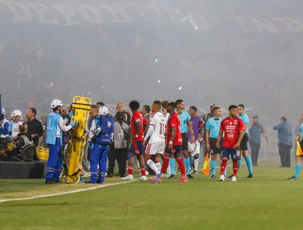 Barras bravas criminales: el fracaso del fútbol, las autoridades y la ...