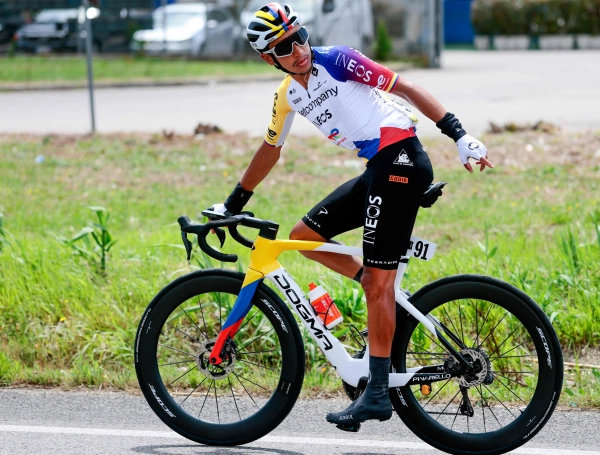 Egan Bernal aguantó los ataques y el ritmo infernal de la etapa 18 del ...