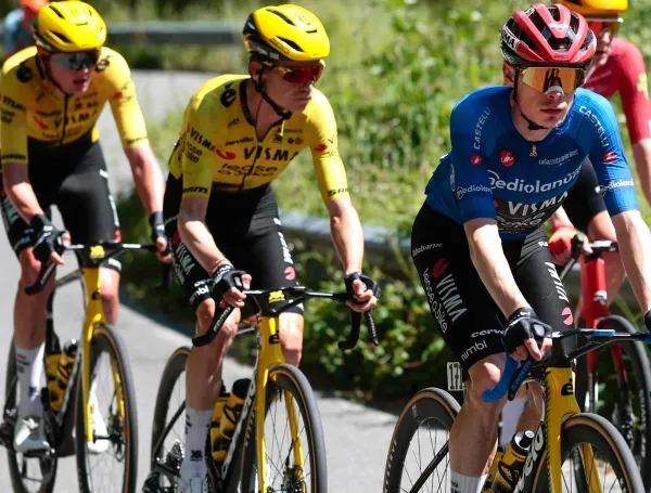 Egan Bernal aguantó los ataques y el ritmo infernal de la etapa 18 del ...