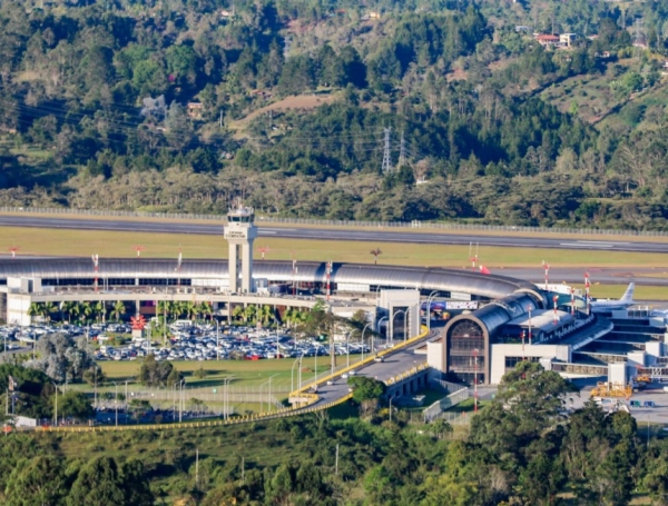 Antioquia despega como hub internacional, pero el José María Córdova ...
