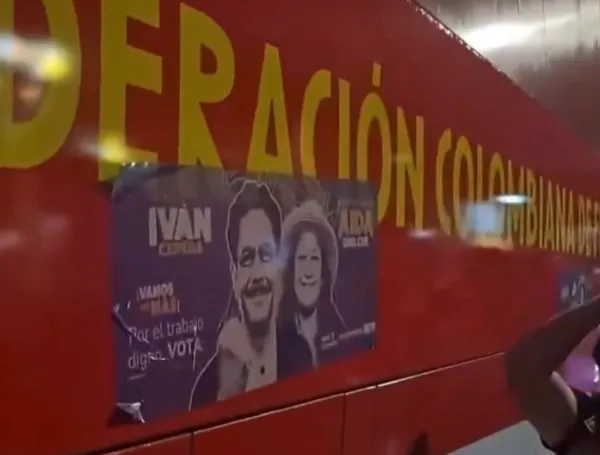 Videos | Marcha en favor de Iván Cepeda detuvo el bus de la Selección ...