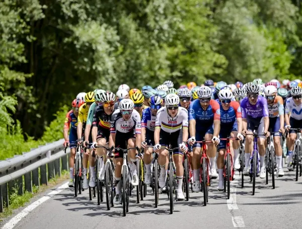 Nairo Quintana tuvo arranque difícil en la Vuelta a Suiza y Sergio ...