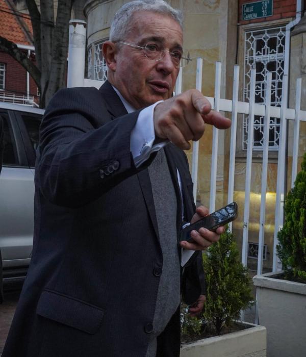 'El presidente Álvaro Uribe Vélez, la economía y el manejo fiscal' por ...