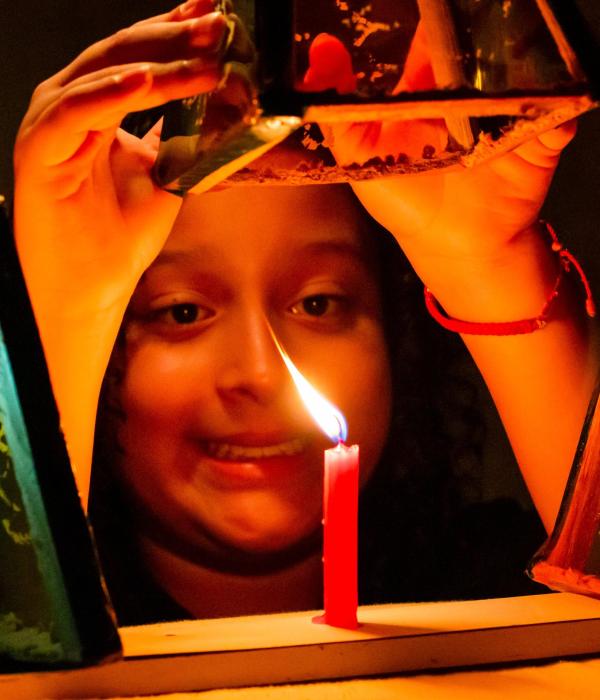 Los faroles navideños : la tradición que ilumina la Noche de las ...