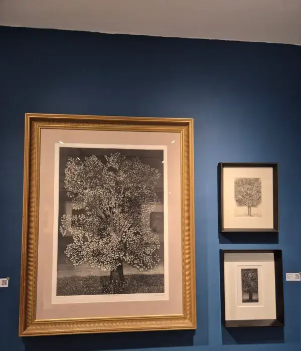 Grabados del artista colombiano David Manzur se exhiben en Medellín