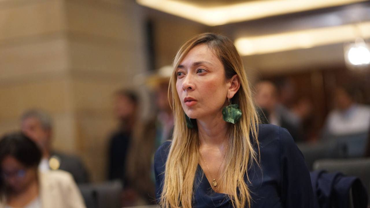 Katherine Miranda denunció que Gobierno Petro firmó más de $ 70.000 ...