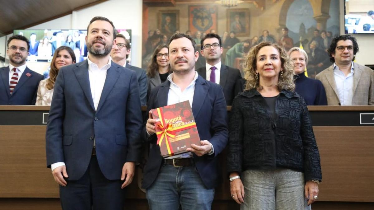 Visión de ciudad / Voy y vuelvo de Ernesto Cortés