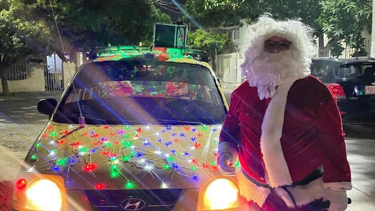 Un Papá Noel en taxi que alegra las calles de Santa Marta en estas ...