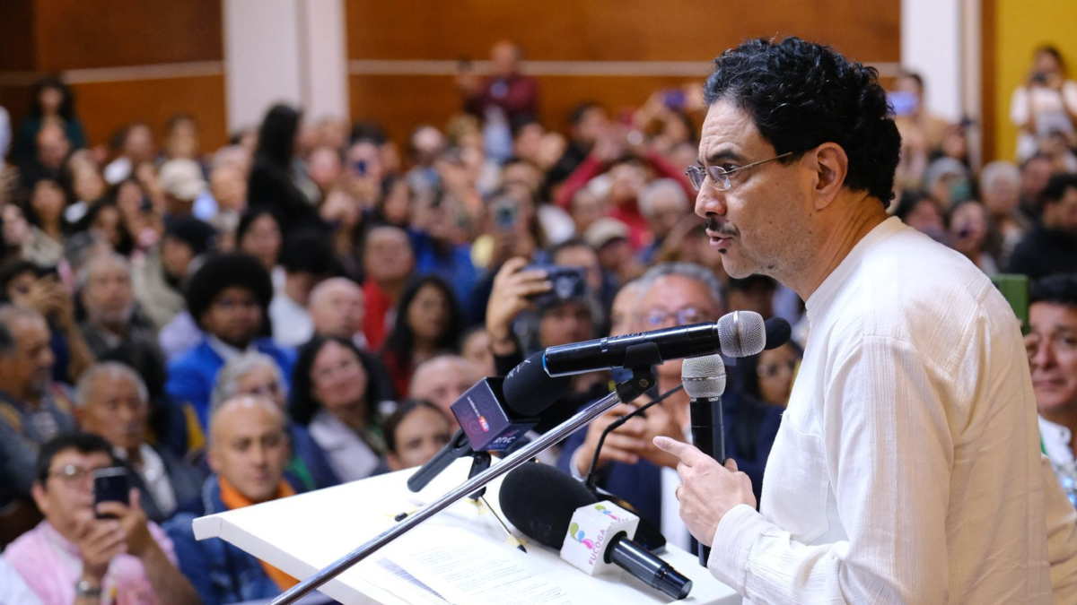 Iván Cepeda, Clara López y Gloria Inés Ramírez aumentan el tarjetón de ...